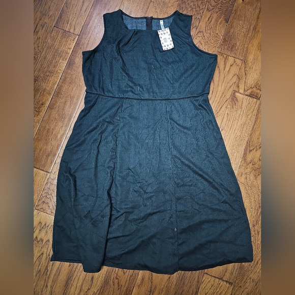 Piphany | Dresses | Sleeveless Green And Black Dress | Poshmark